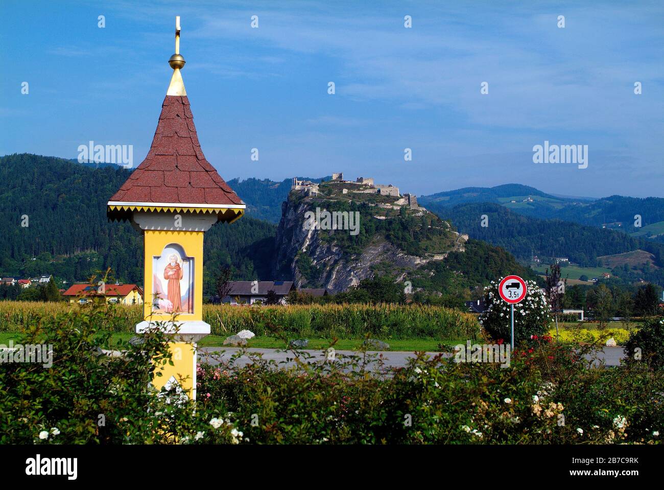 Ruin griffen hi-res stock photography and images - Alamy