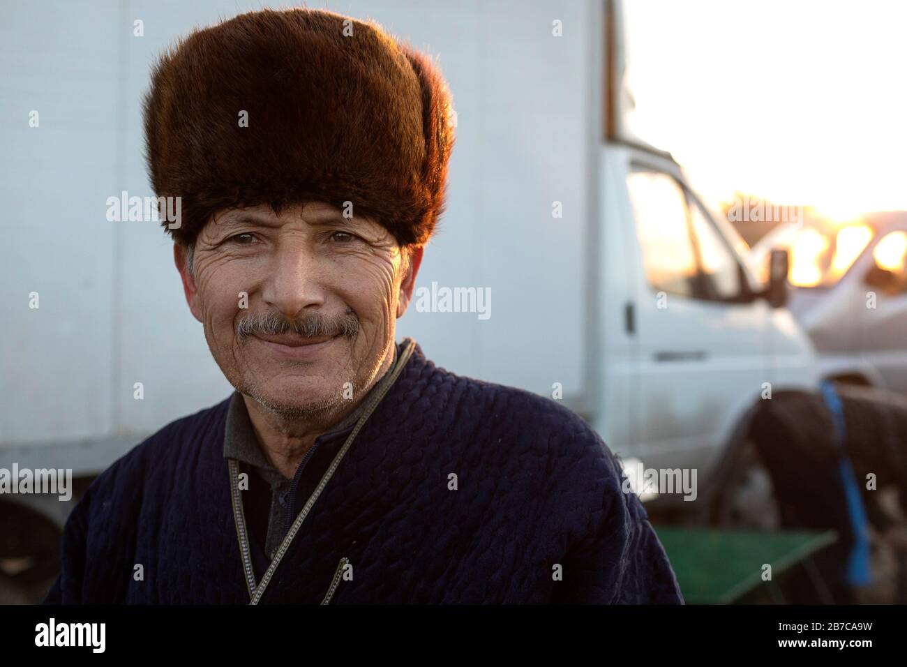 Uzbek traditional clothing hi-res stock photography and images - Alamy