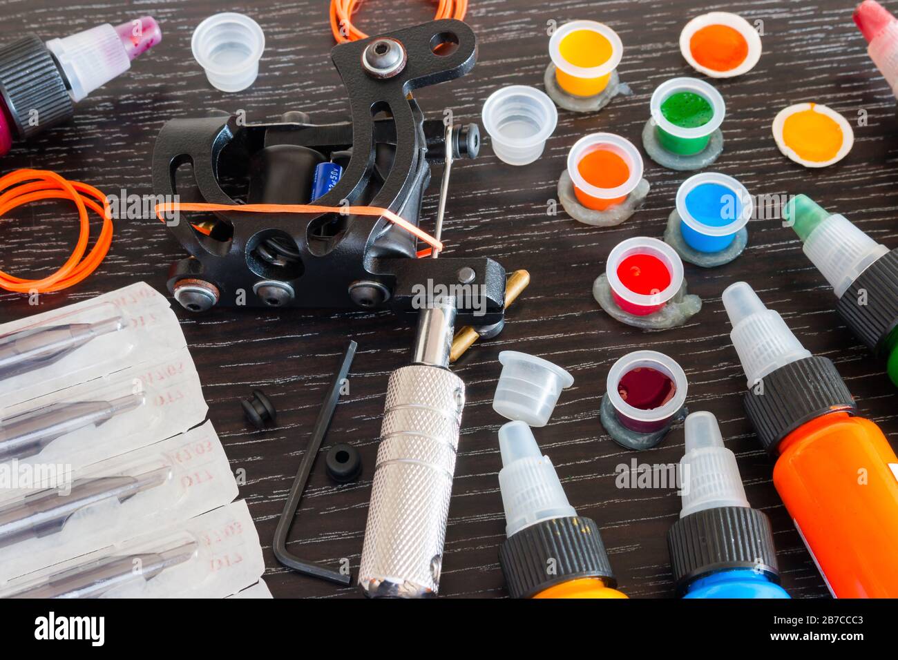 Old tattoo machine hi-res stock photography and images - Alamy