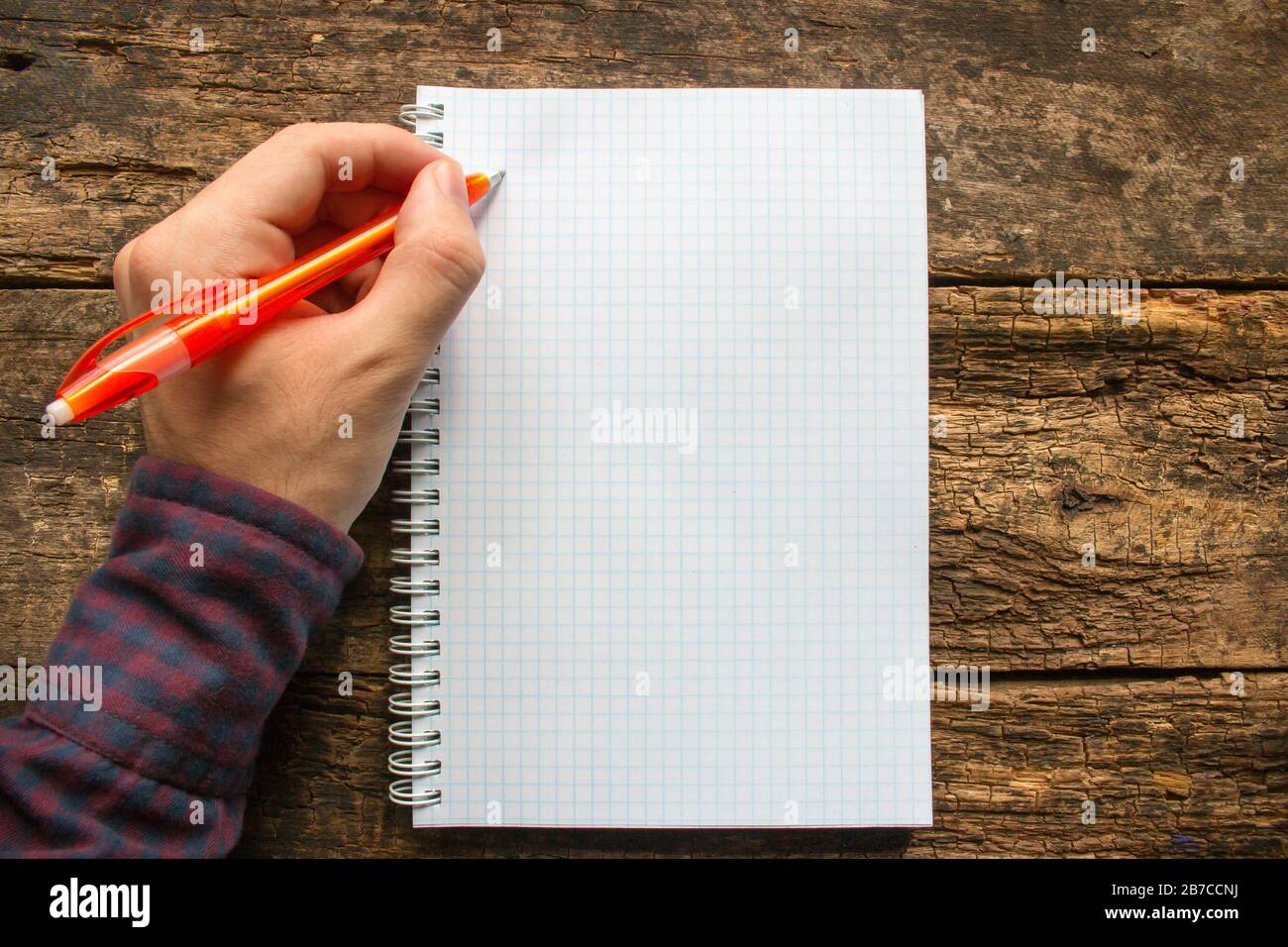 Left handed child writing hi-res stock photography and images - Alamy