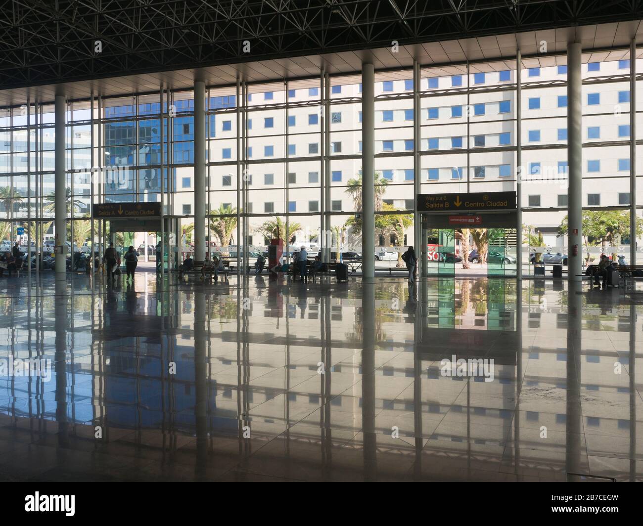 Bus station ternimal hi-res stock photography and images - Alamy