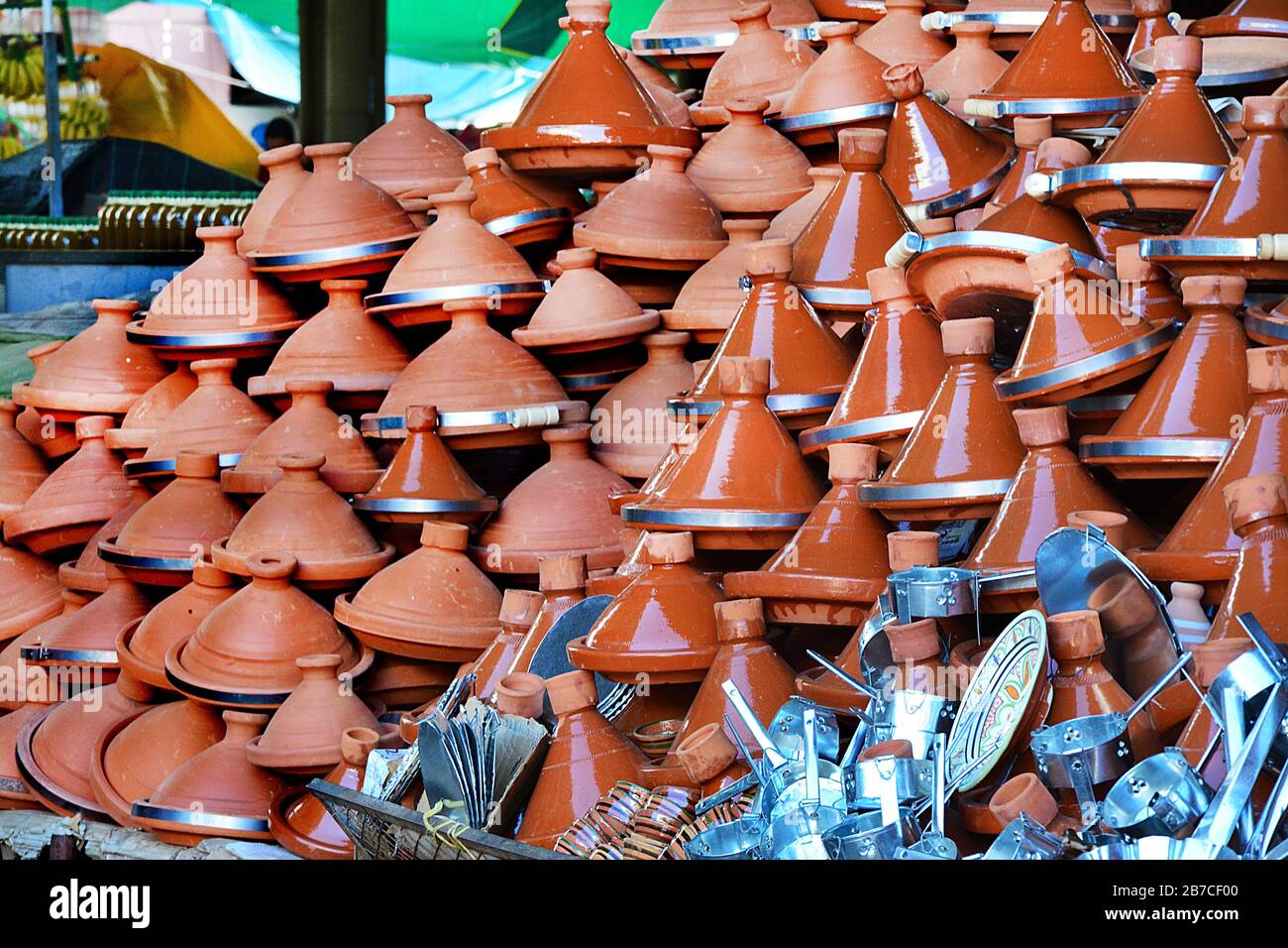 Traditional cooking utensils hi-res stock photography and images - Alamy