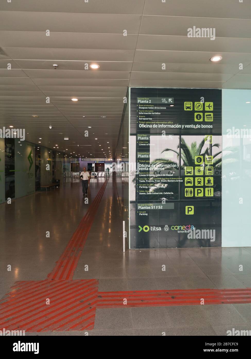 Bus terminal santa cruz tenerife hi-res stock photography and images ...
