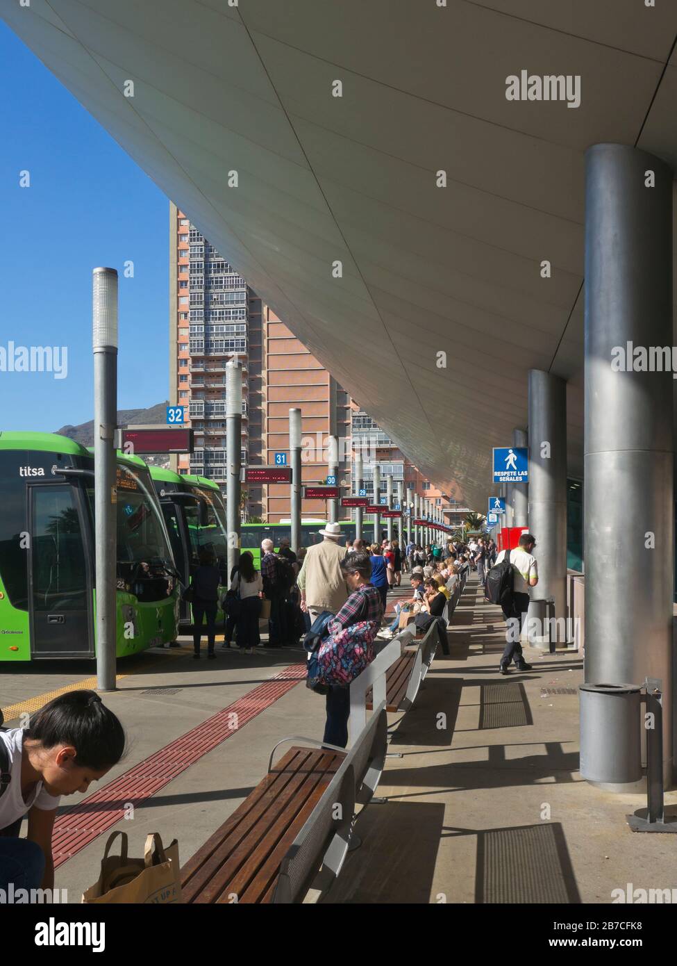 Bus terminal santa cruz tenerife hi-res stock photography and images ...