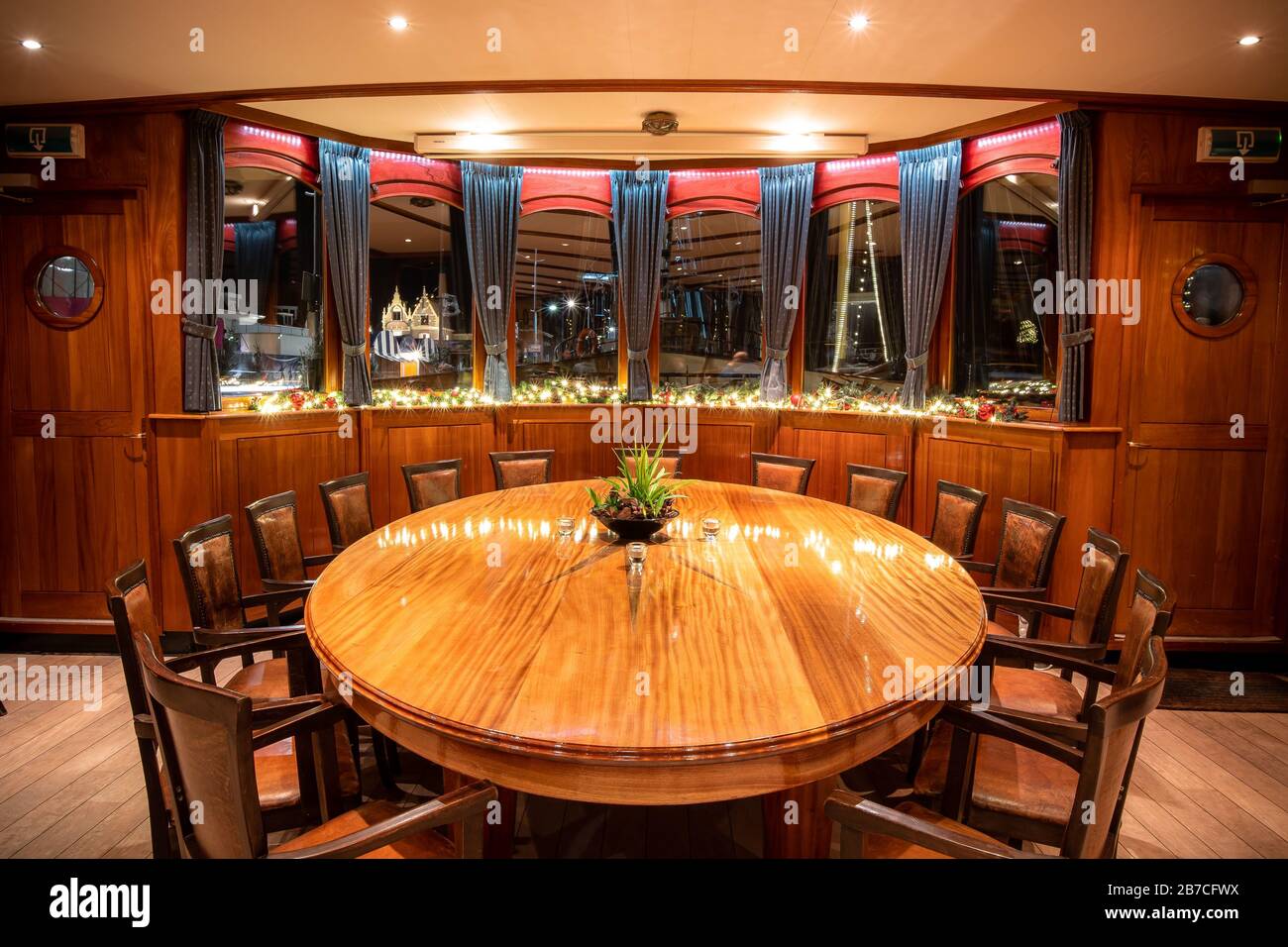 Fancy Restaurant Tables