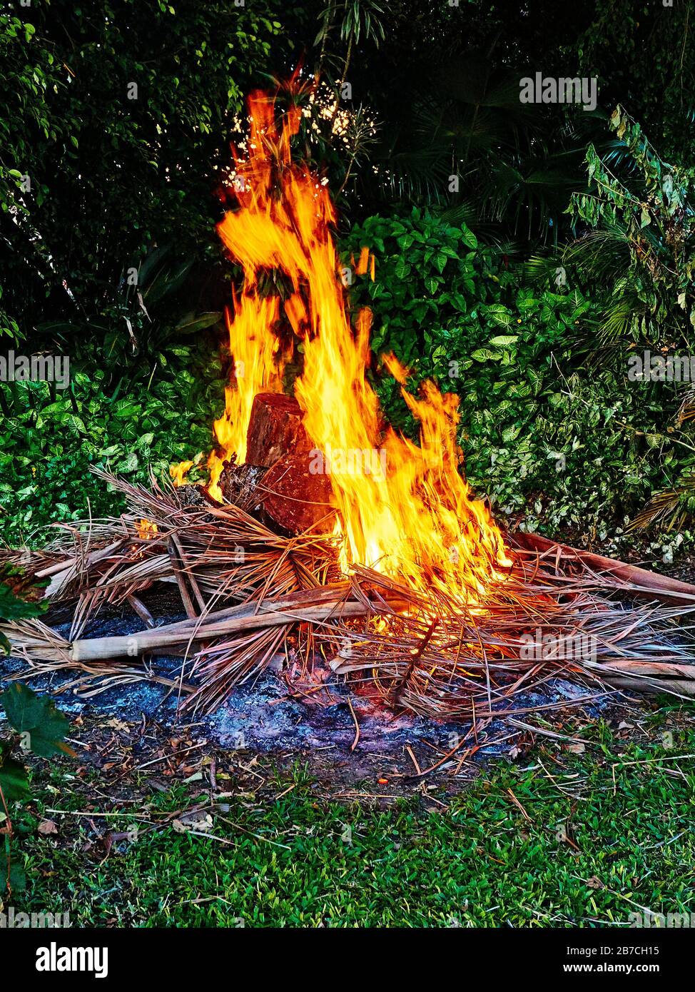 Combustion chemical reaction hi-res stock photography and images - Alamy