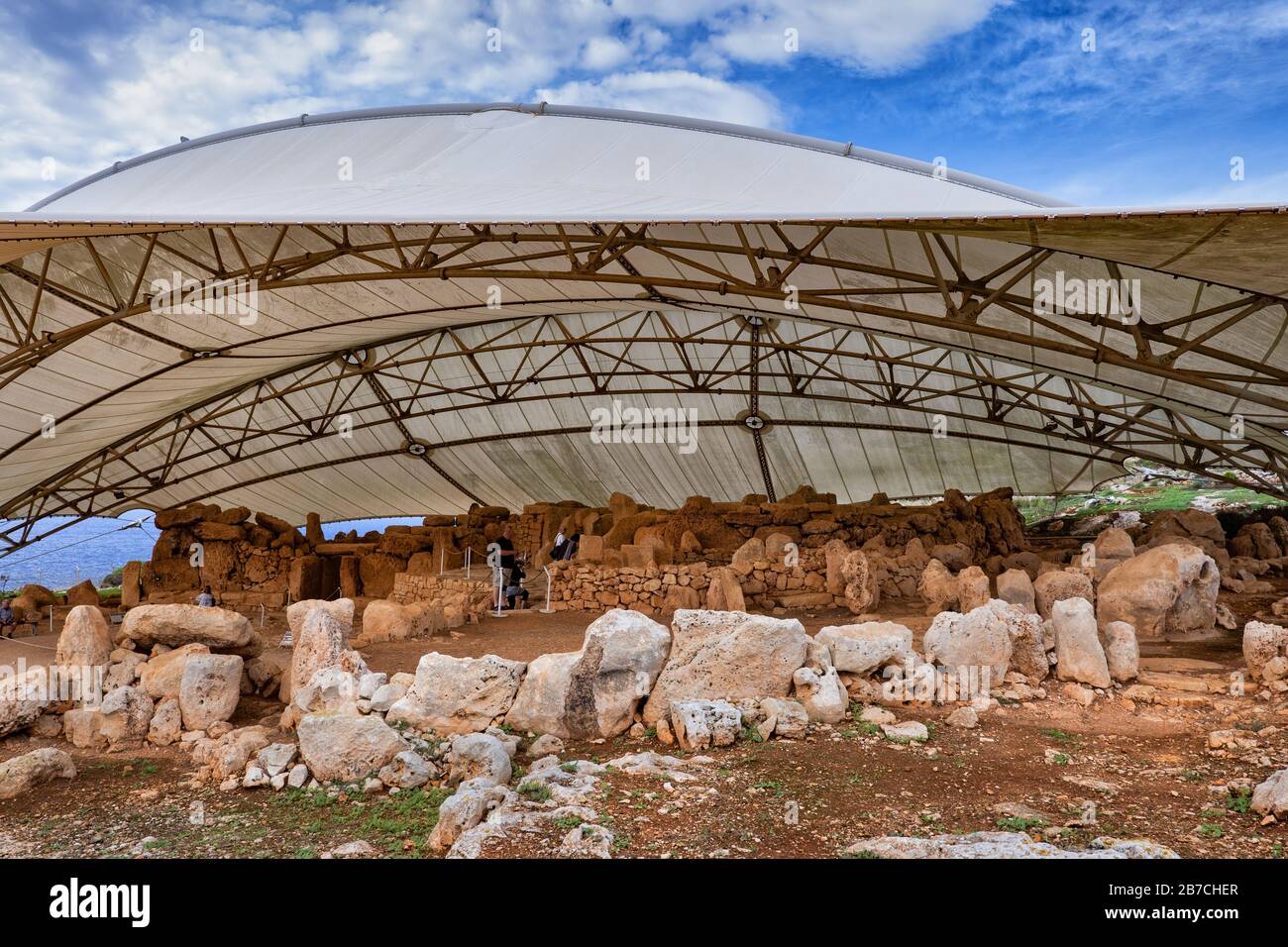 Mnajdra (Maltese: L-Imnajdra) prehistoric megalithic temple in Malta ...