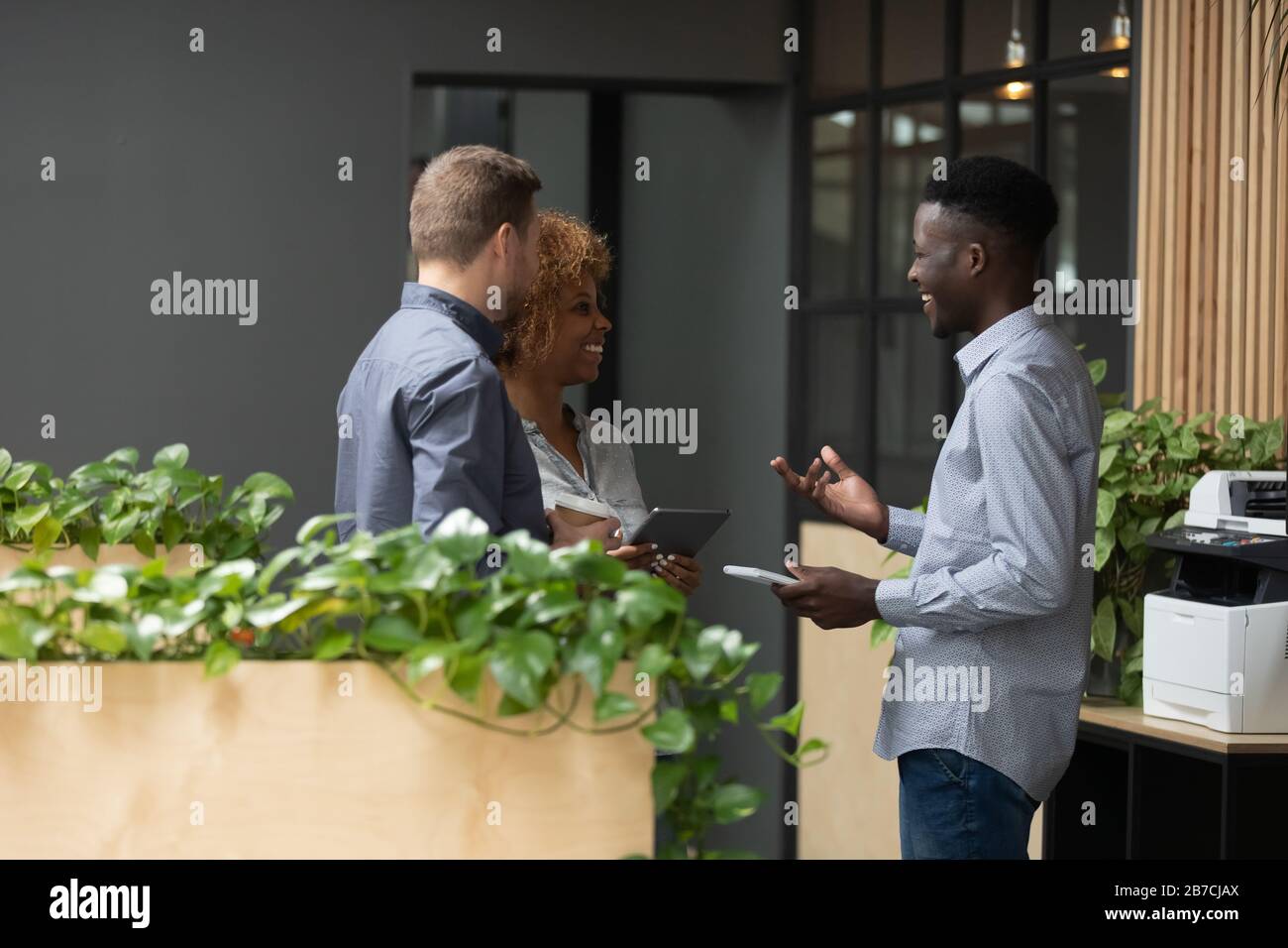 Smiling diverse students employees hi-res stock photography and images ...