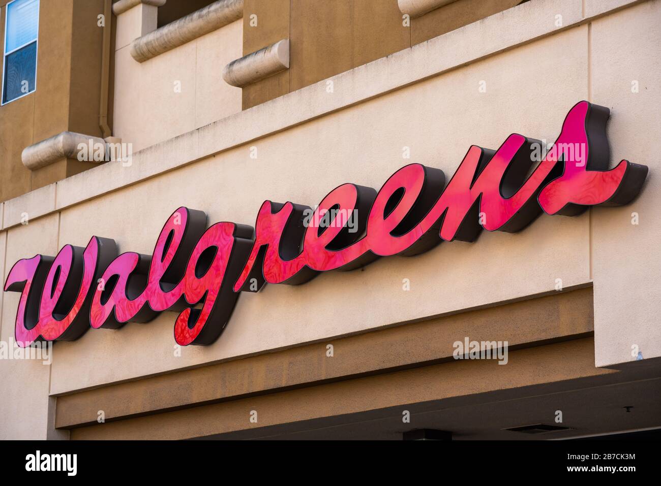 Walgreens logo hi-res stock photography and images - Alamy