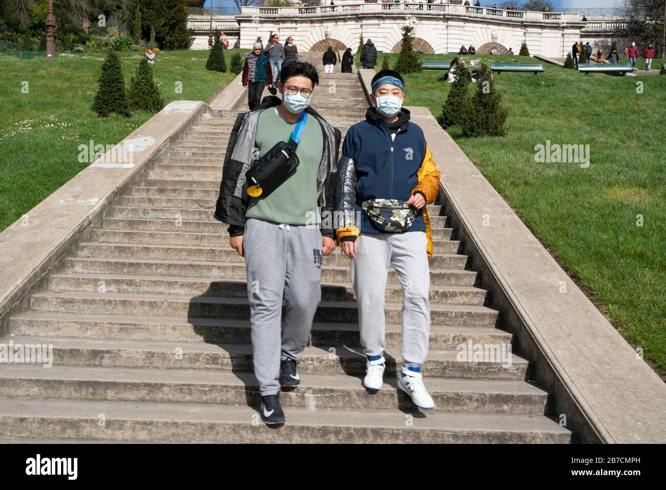 People of Paris Stock Photo - Alamy