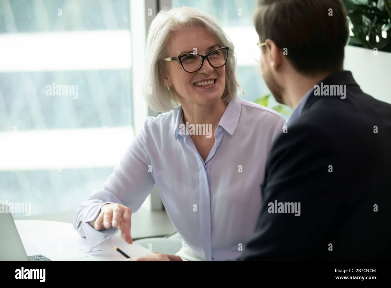 Online brainstorming hi-res stock photography and images - Alamy