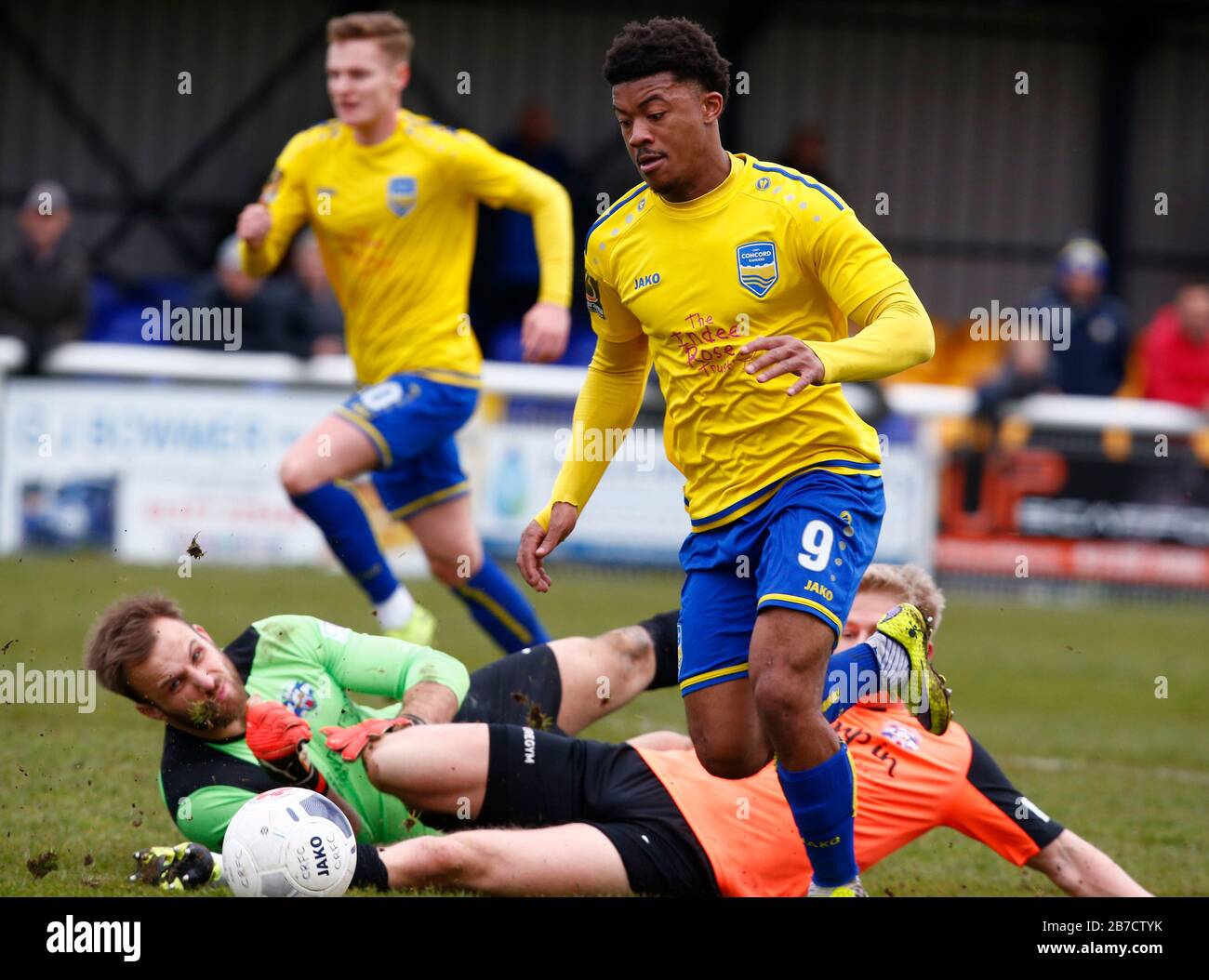 What goes round hi-res stock photography and images - Alamy