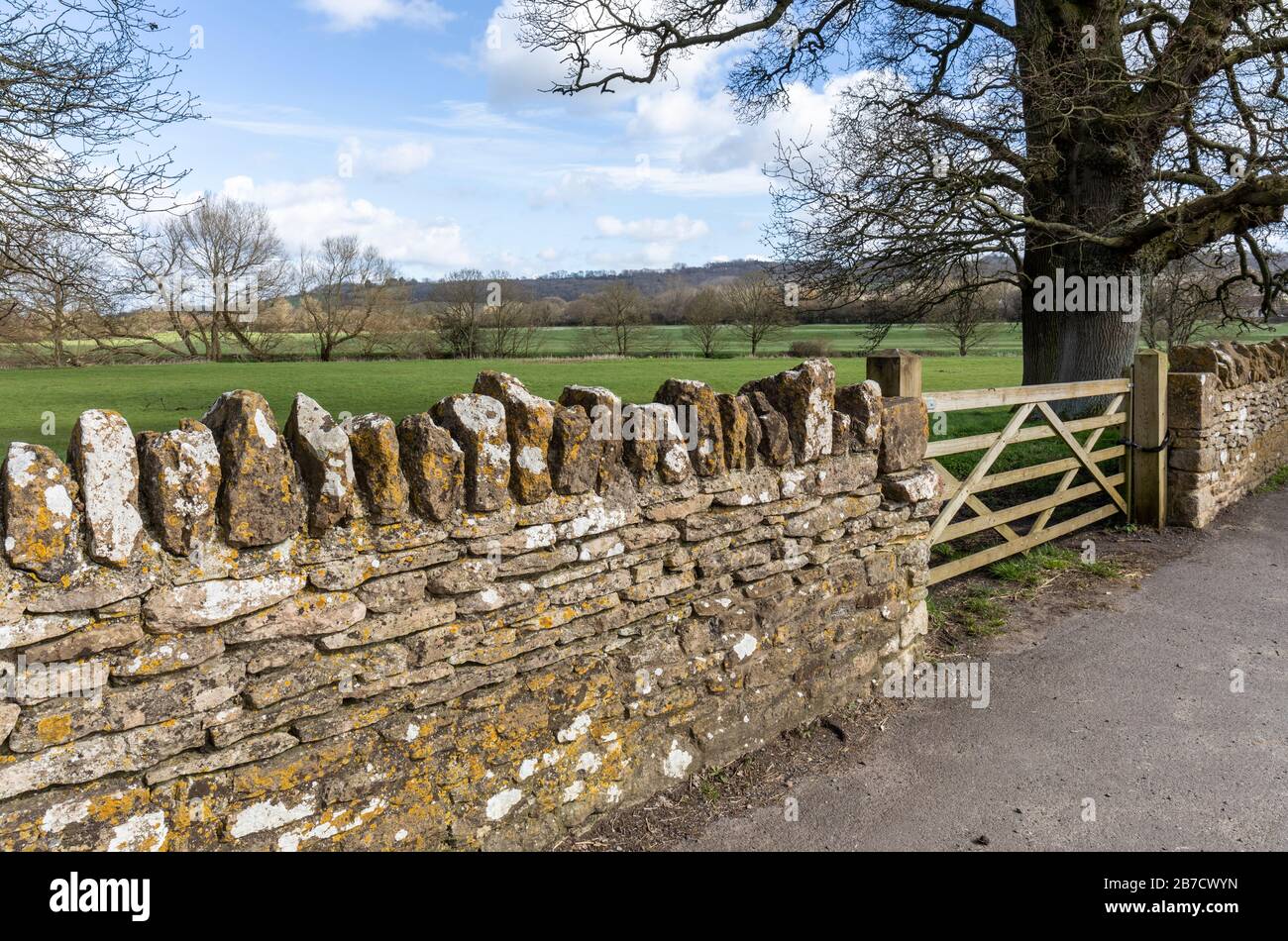 Rubble stone hi-res stock photography and images - Alamy