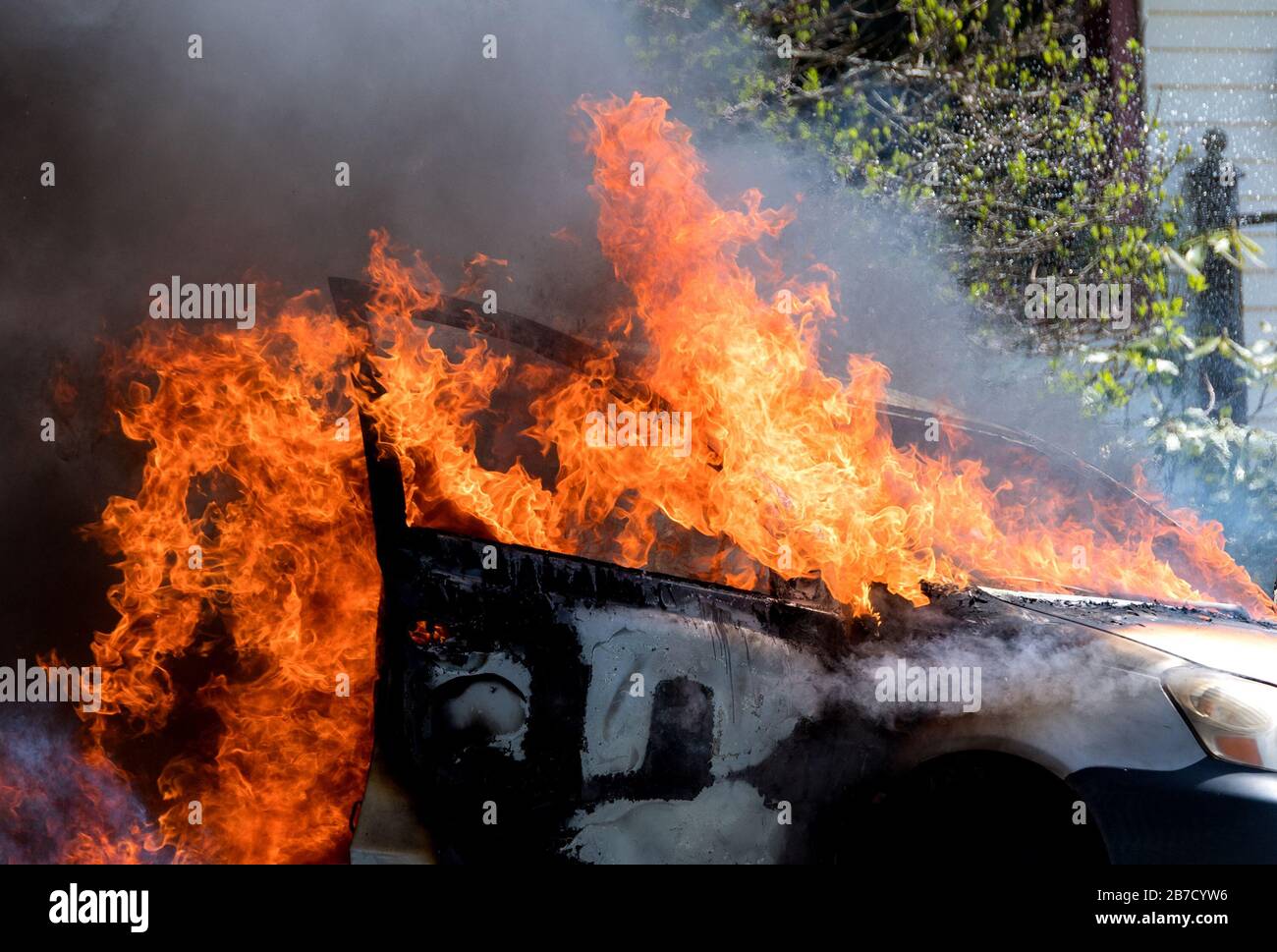 Car explosion fire flames hi-res stock photography and images - Alamy