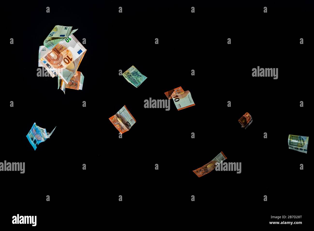 Money falling from sky hi-res stock photography and images - Alamy