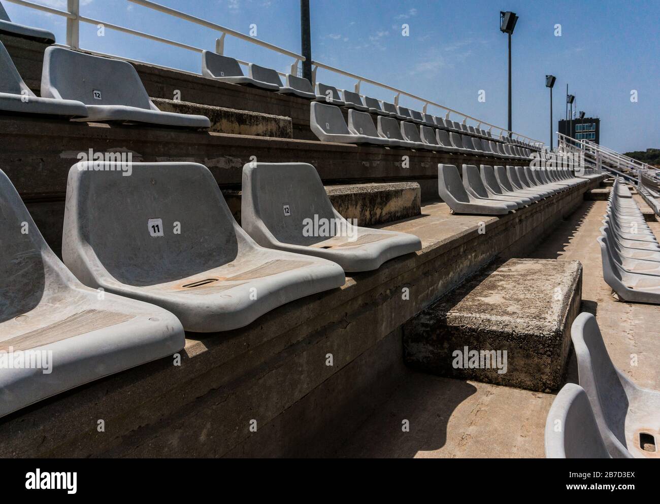 Empty audience theater stand hi-res stock photography and images - Alamy