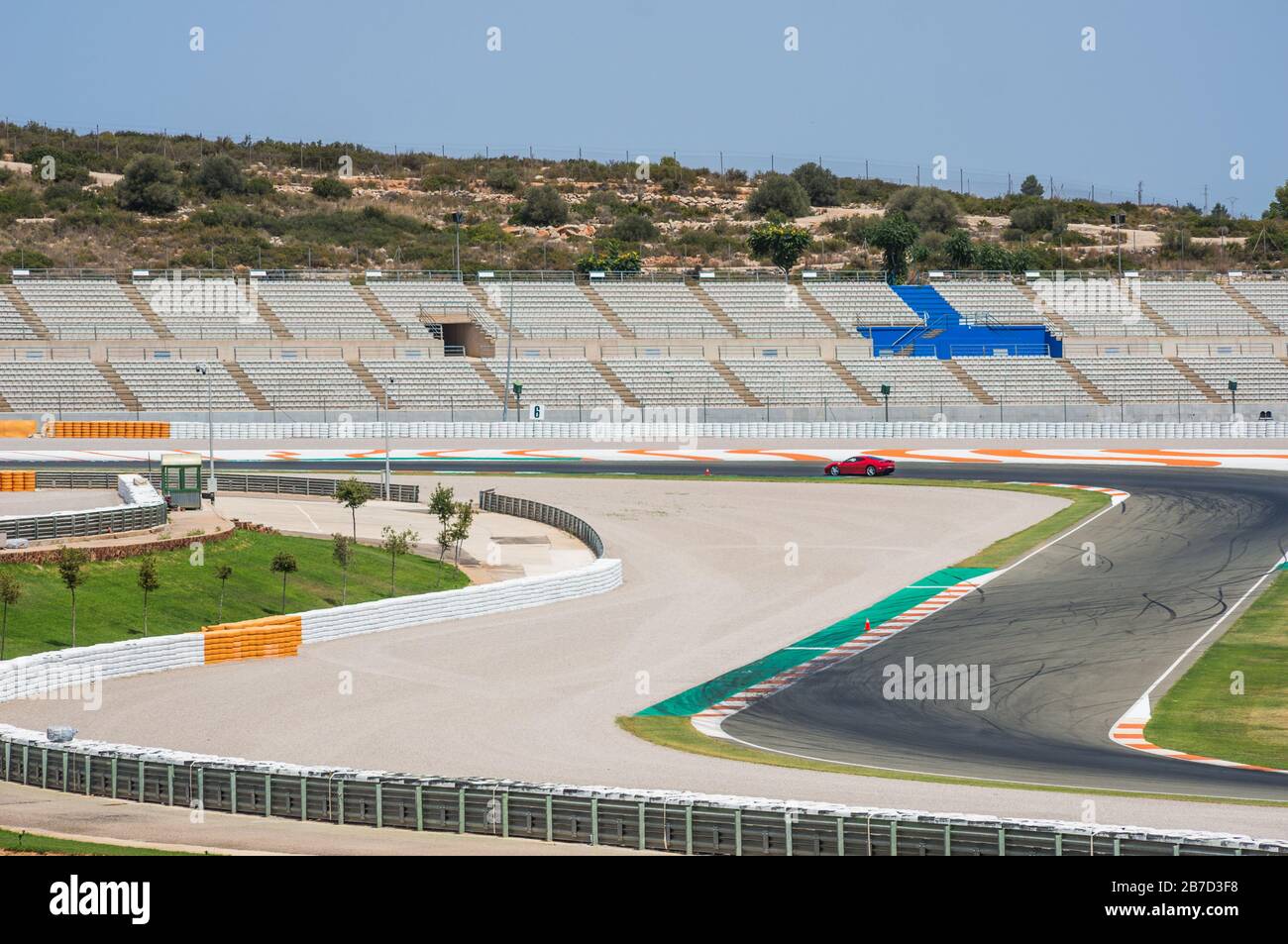 Car race track start line hi-res stock photography and images - Alamy