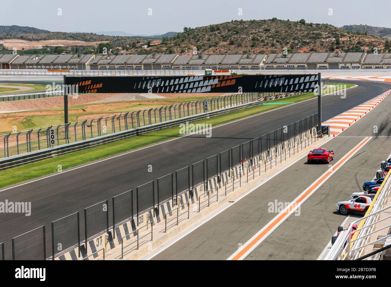 Car race track start line hi-res stock photography and images - Alamy