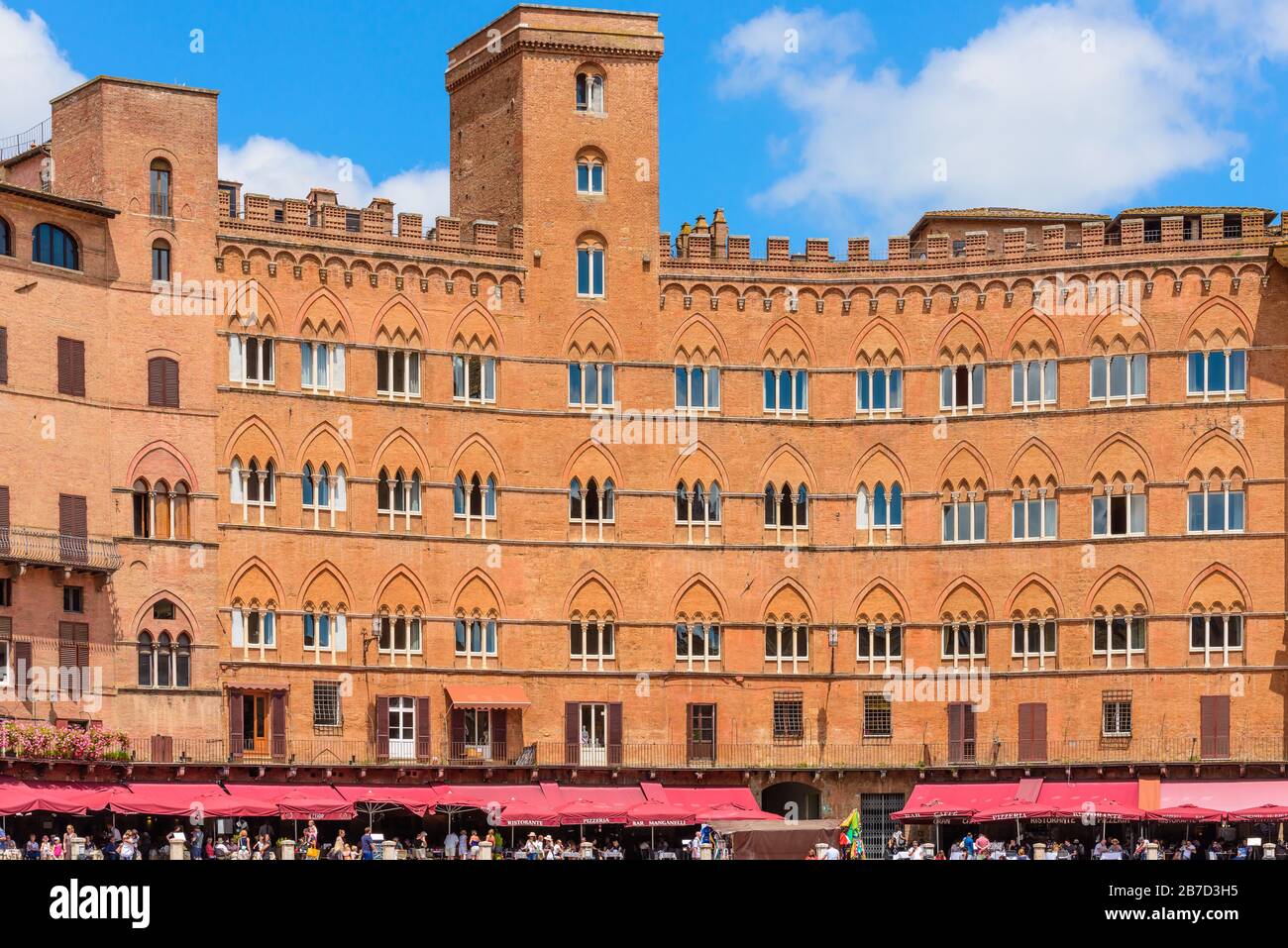 Medieval buildings piazza del campo siena hi-res stock photography and ...