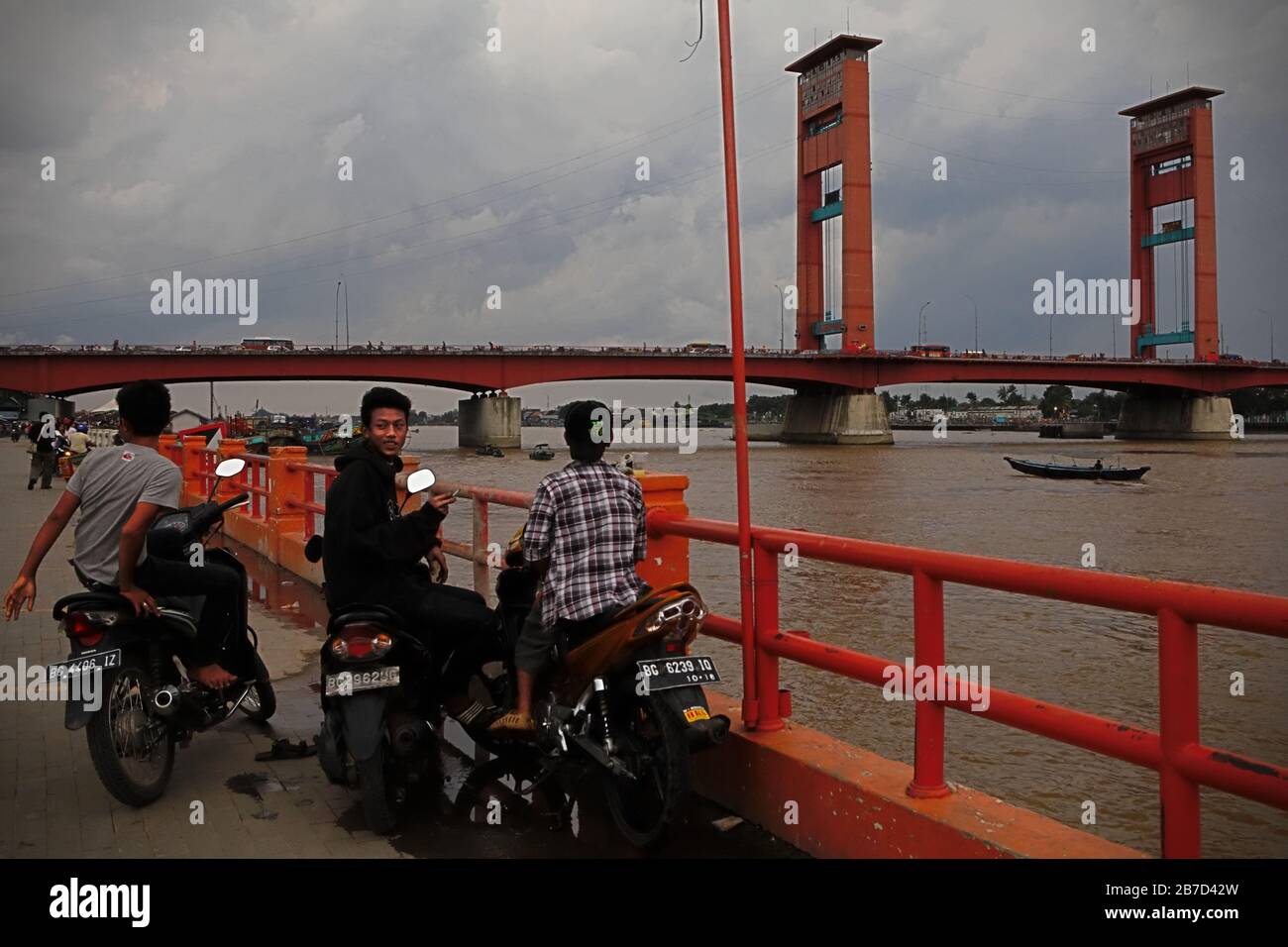 Sumatran young men hi-res stock photography and images - Alamy