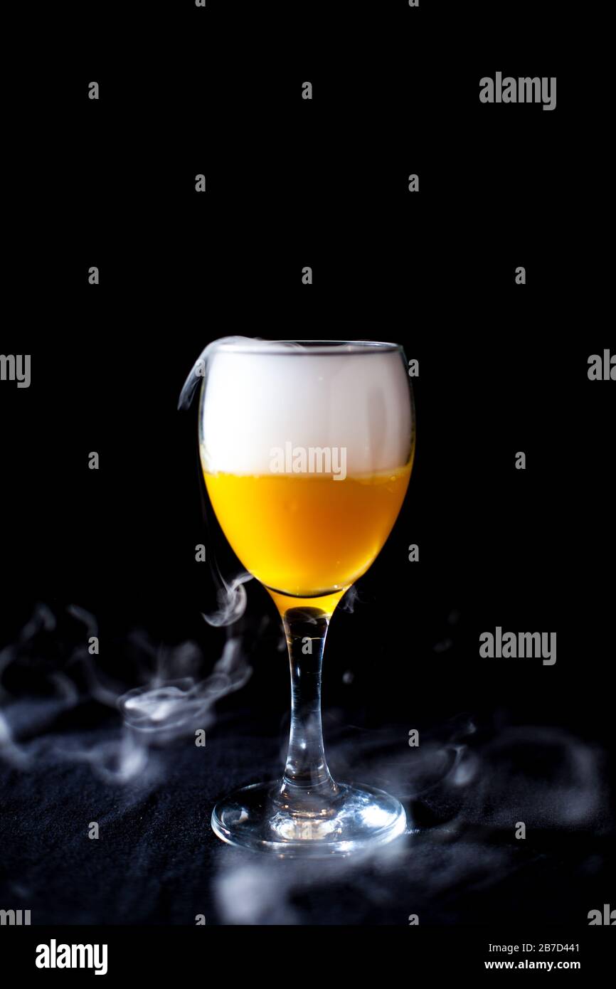 Chemical reaction of dry ice with liquid Stock Photo - Alamy