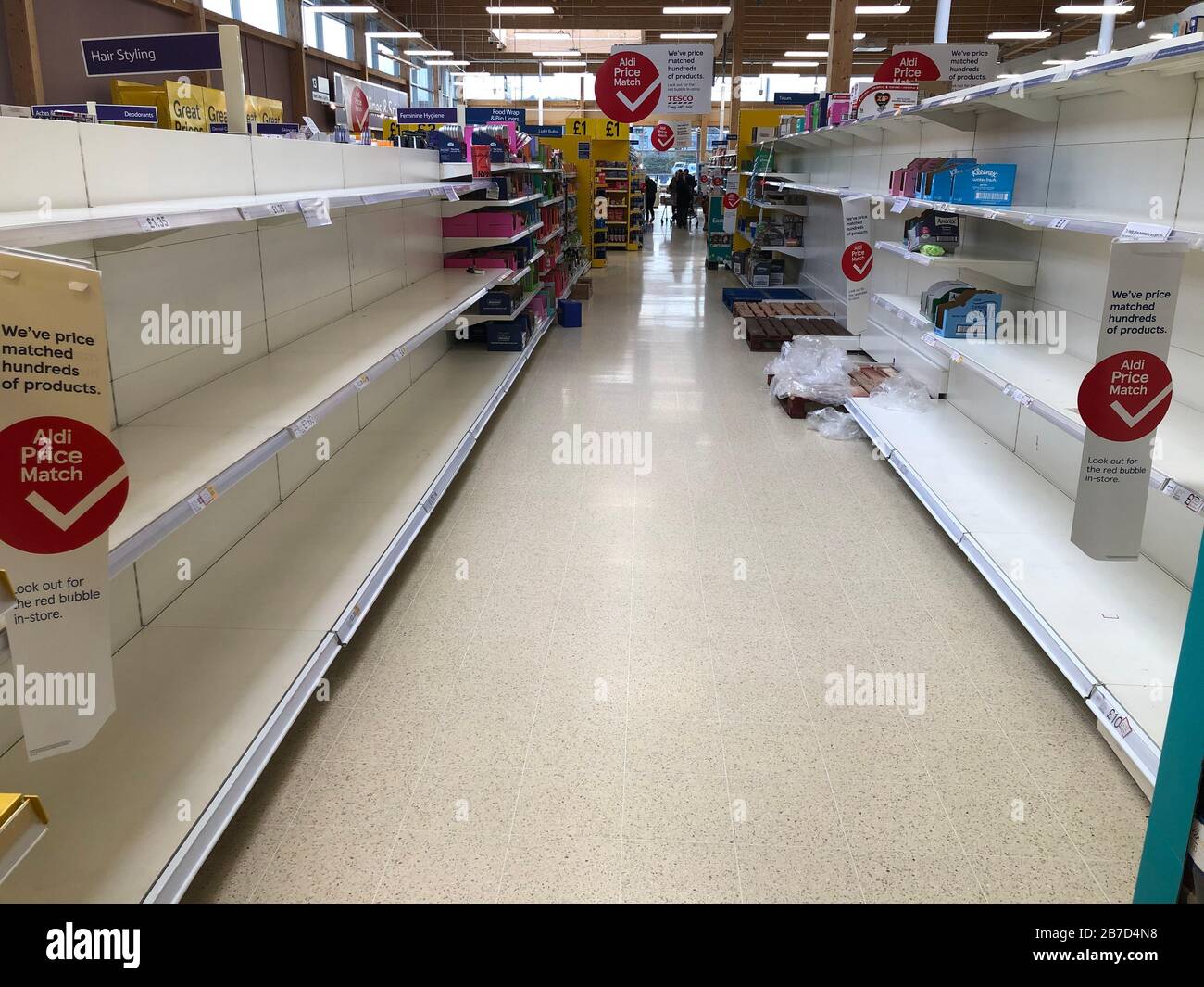 Empty shelves at tesco in camelon near falkirk hi-res stock photography ...