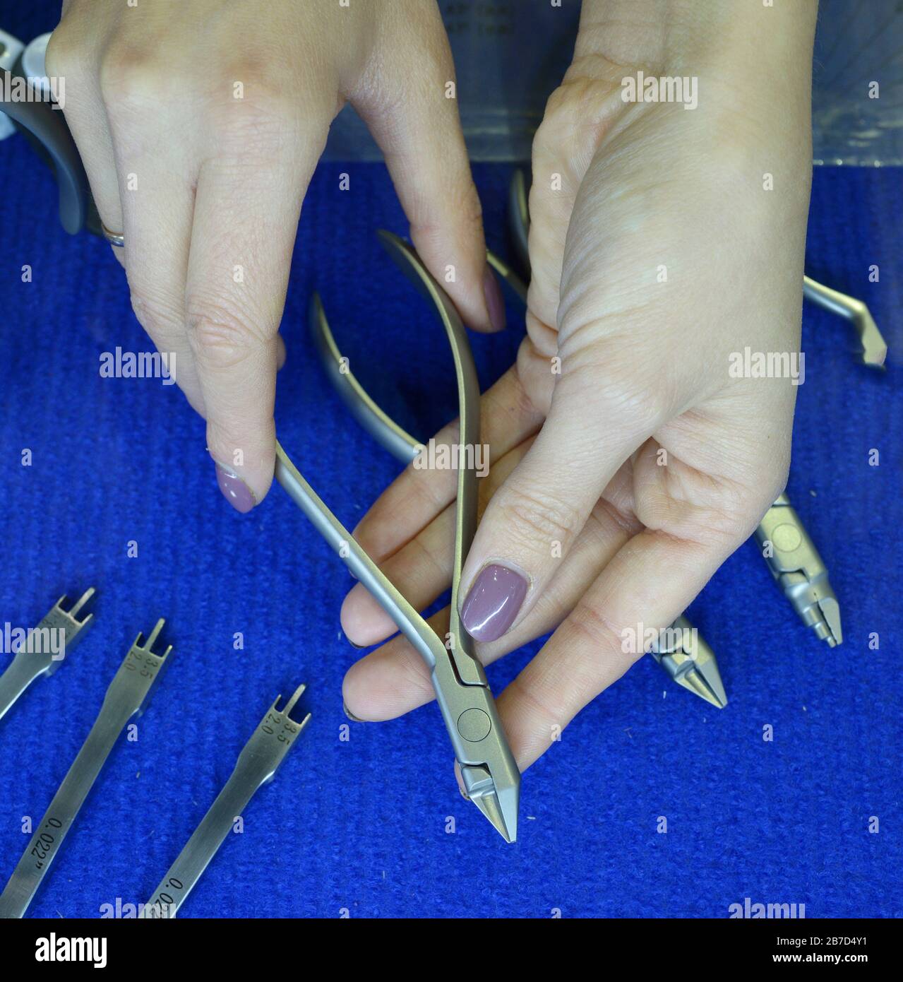 Surgical repair hi-res stock photography and images - Alamy