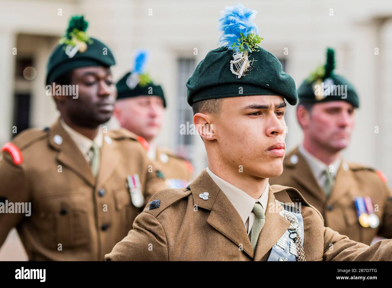 Chief general staff general sir mark carleton smith hi-res stock ...
