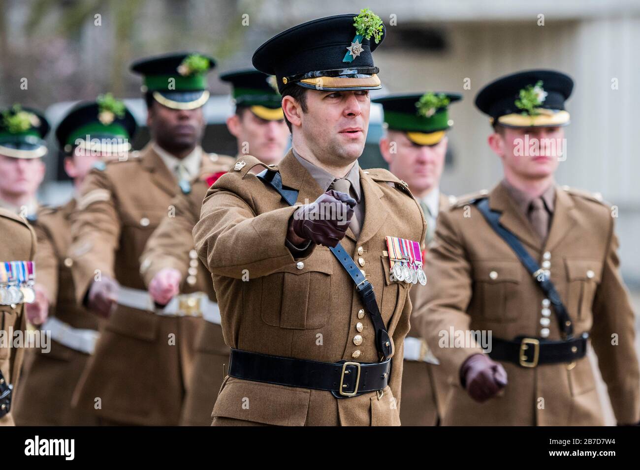 Chief general staff general sir mark carleton smith hi-res stock ...