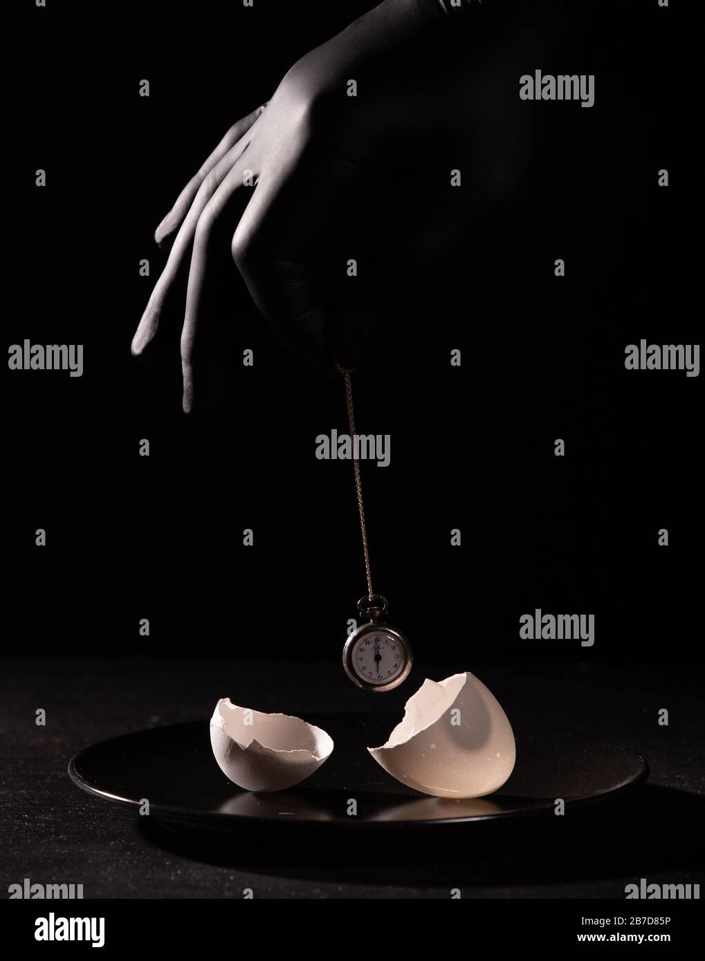Hand of a clock hi-res stock photography and images - Alamy