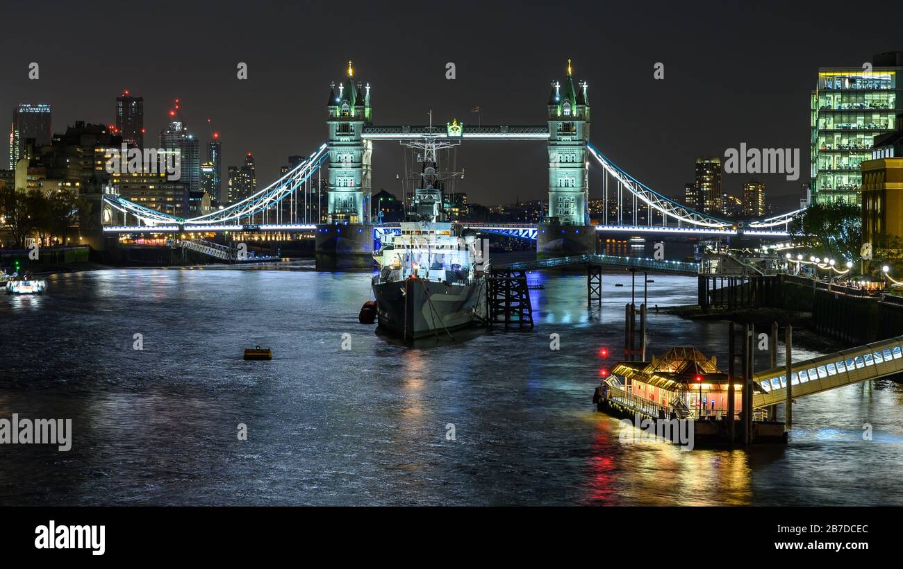Illuminated River Thames Bridges, London Stock Photo - Alamy