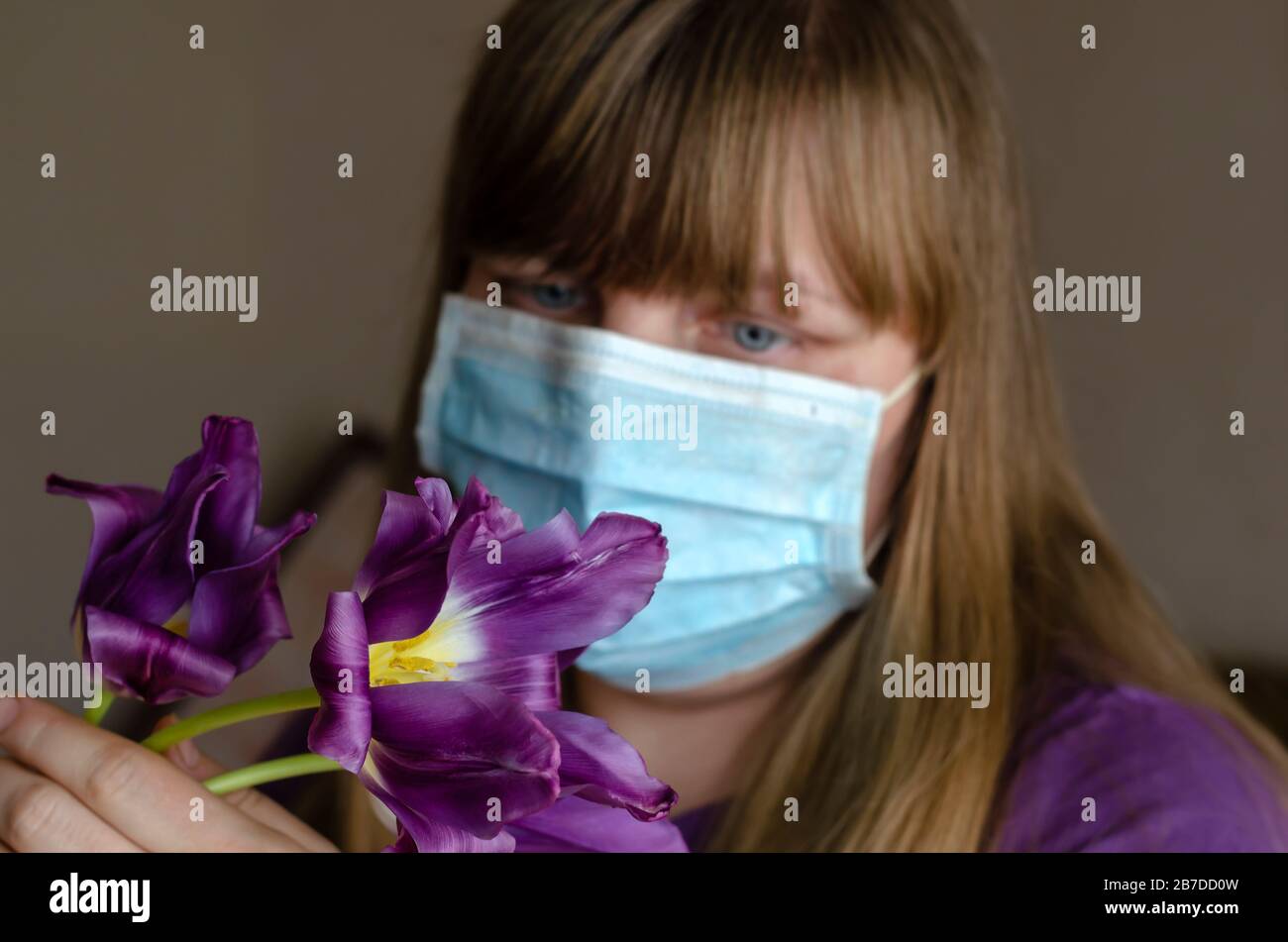Beautiful girl tissue mask hi-res stock photography and images - Alamy