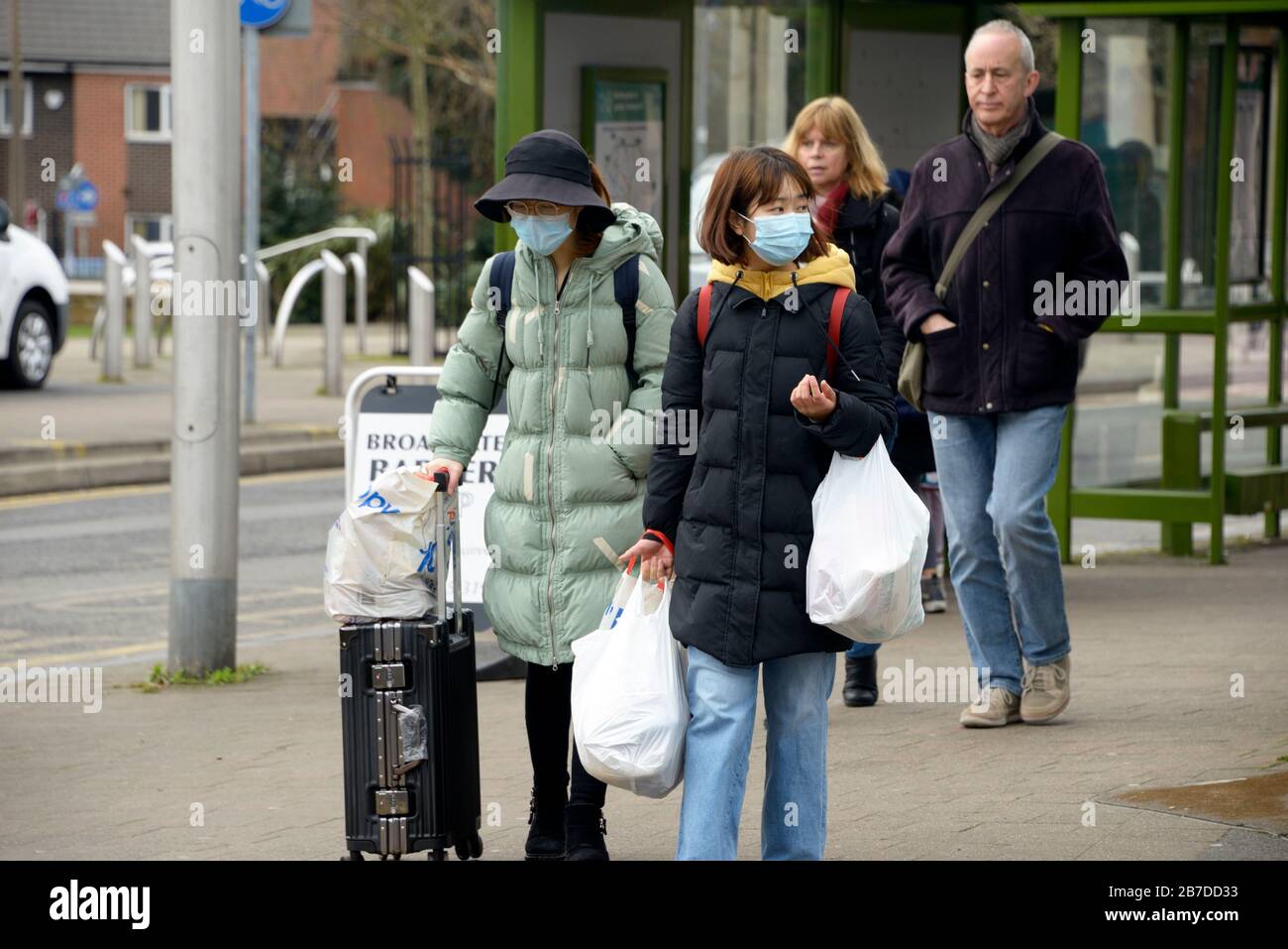 Two young women with face masks hi-res stock photography and images - Alamy