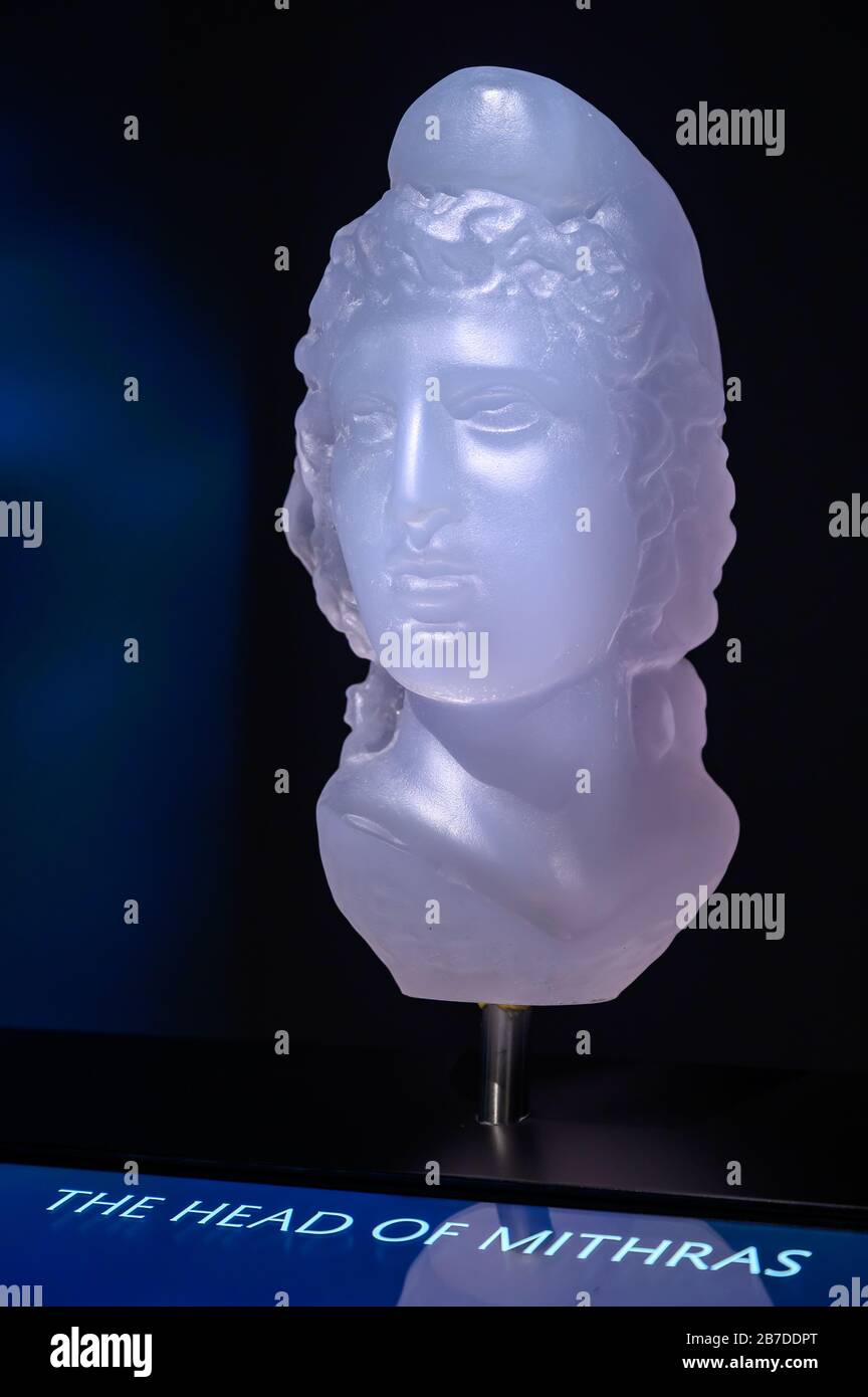 London roman artifacts hi-res stock photography and images - Alamy