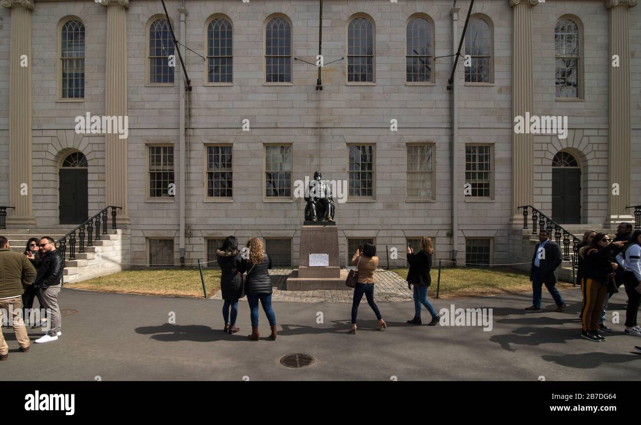 John harvards university hi-res stock photography and images - Alamy