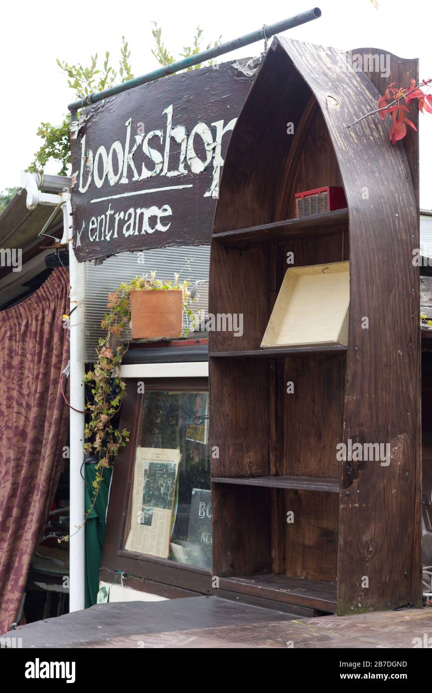 London bookshop 1920s hi-res stock photography and images - Alamy