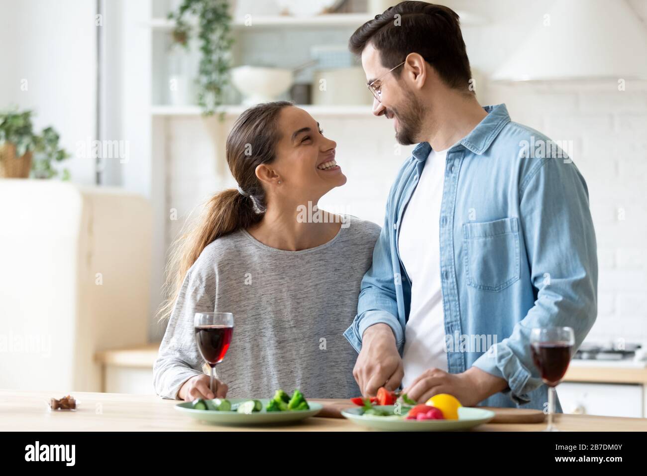 Husband and wife eating dinner hi-res stock photography and images - Alamy