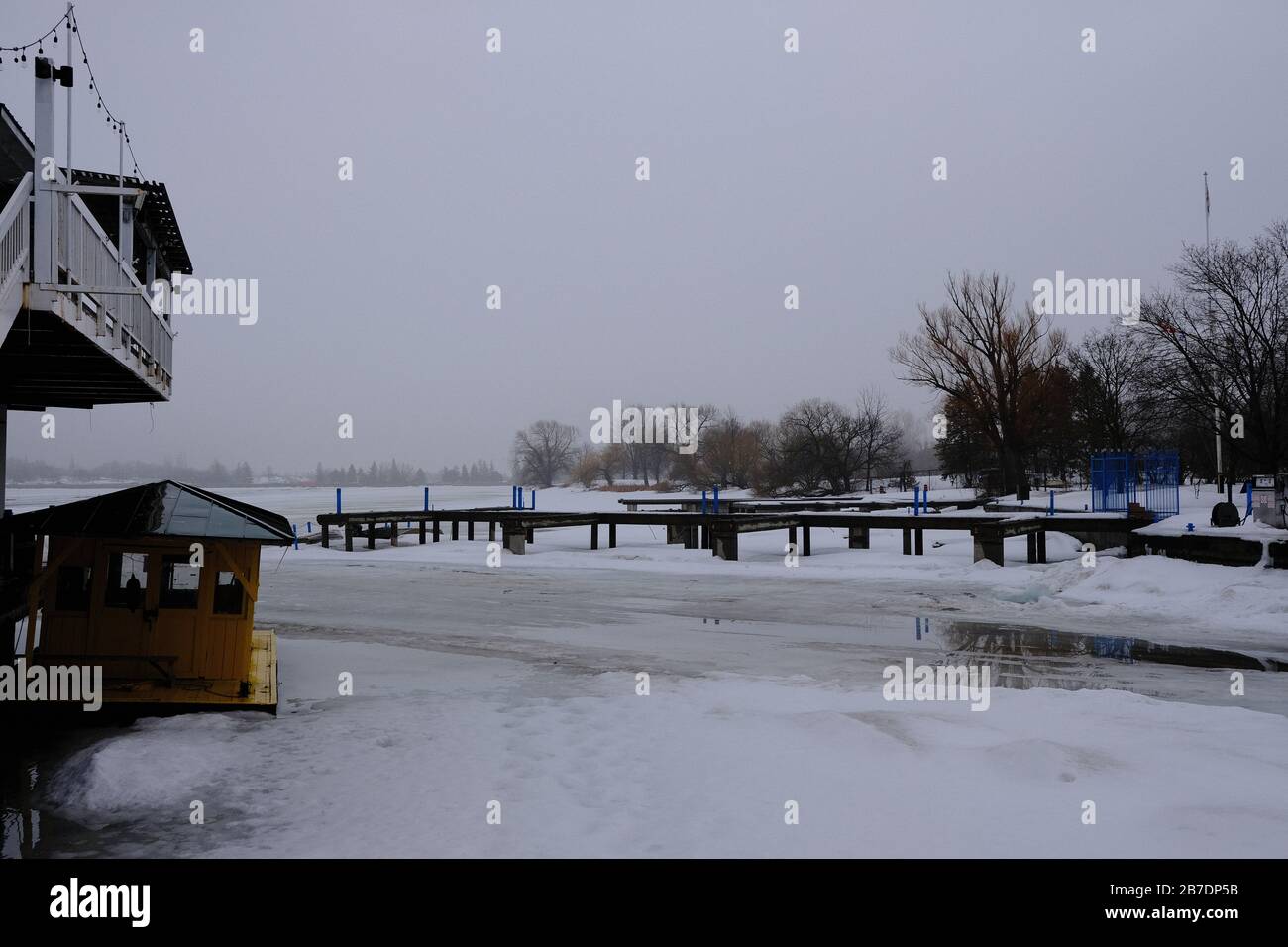 Dows lake pavilion hi-res stock photography and images - Alamy