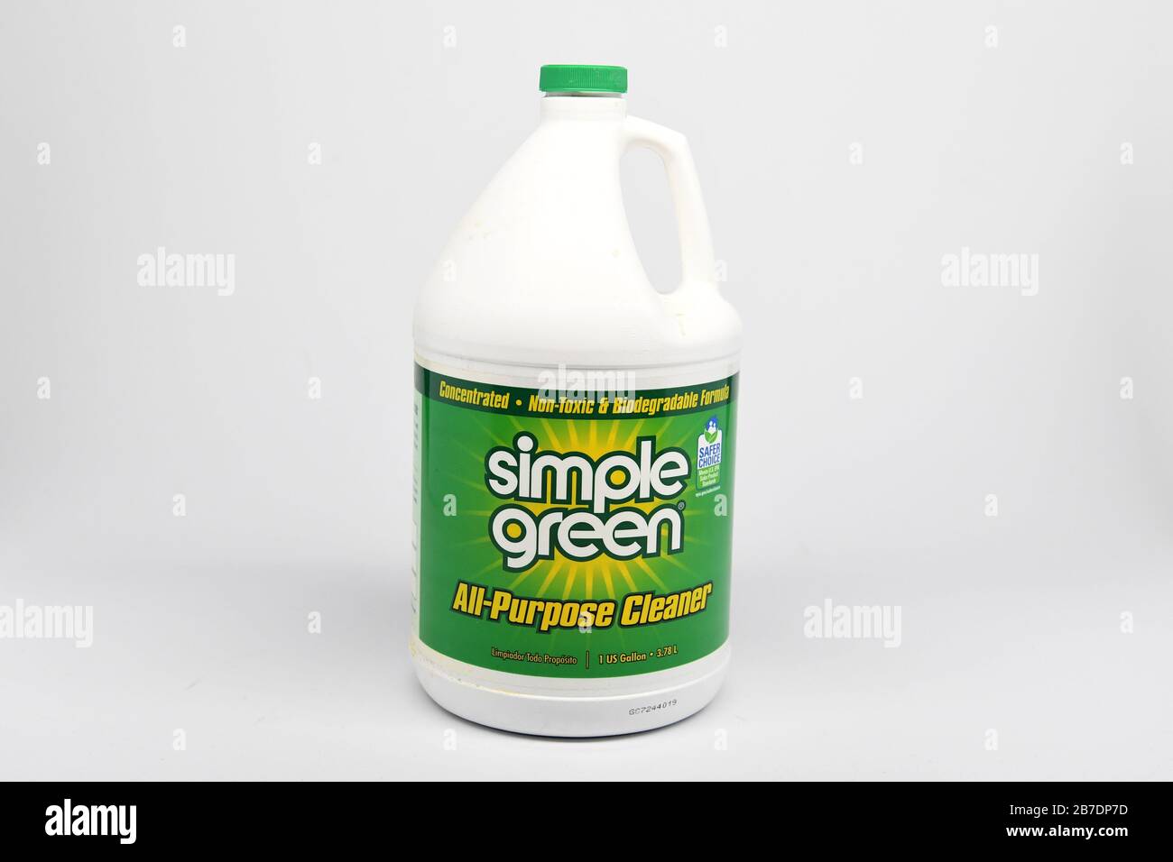 Simple Green 1-gallon (3.78 L) all-purpose cleaner bottle. Photo via ...