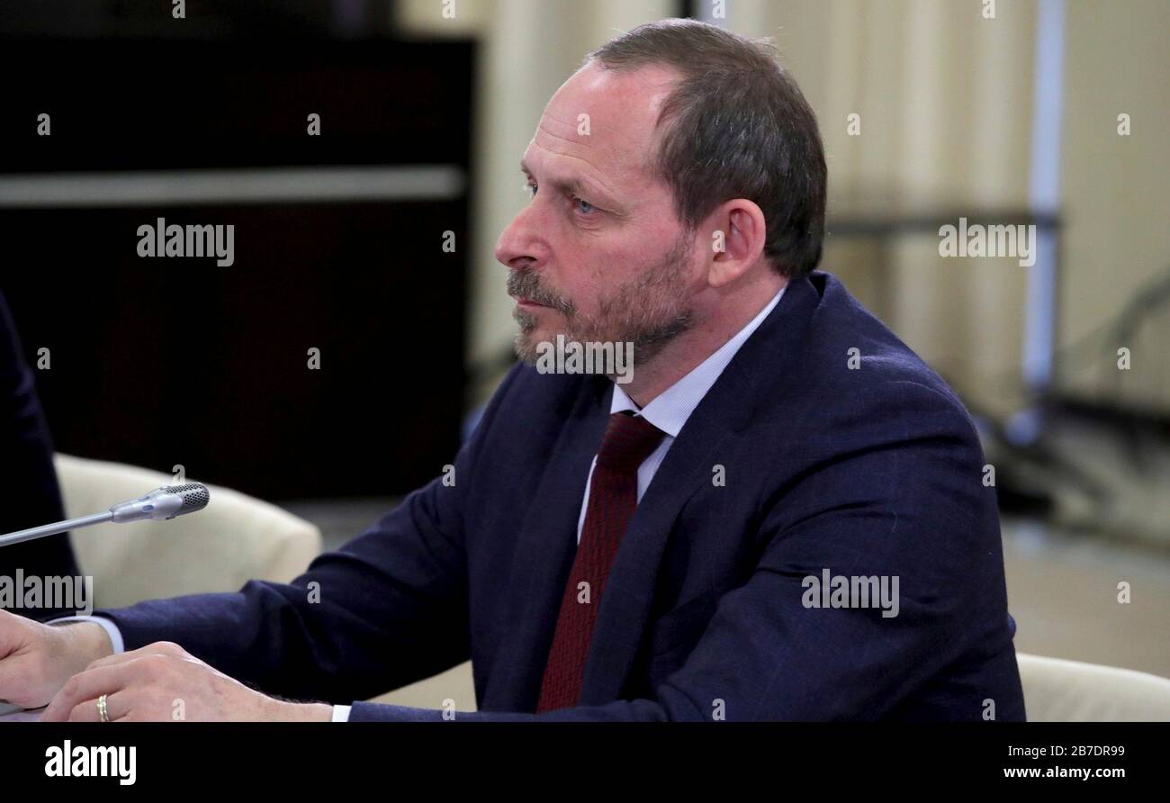 Yandex putin hi-res stock photography and images - Alamy