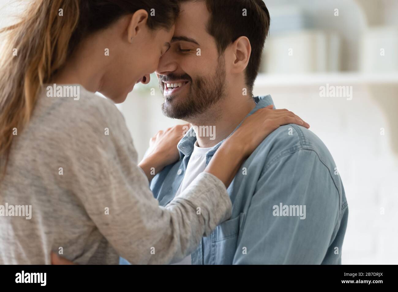 Couple foreheads together hi-res stock photography and images - Alamy