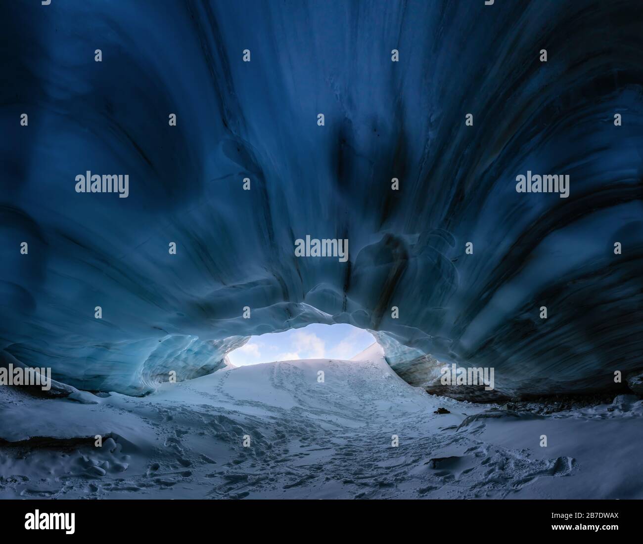 Whistler blackcomb backcountry hi-res stock photography and images - Alamy