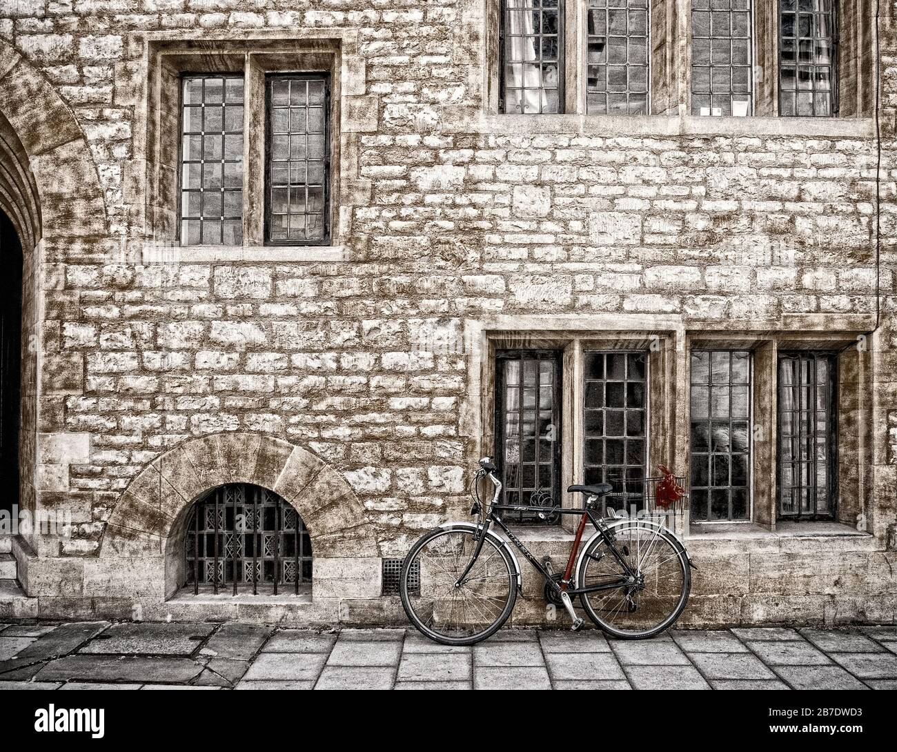Push Bike leaning against stone wall of building in Oxford,Oxfordshire ...