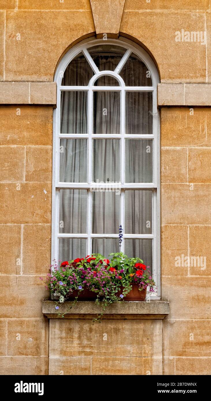 Arched Window in university building in Oxford, Oxfordshire, England ...