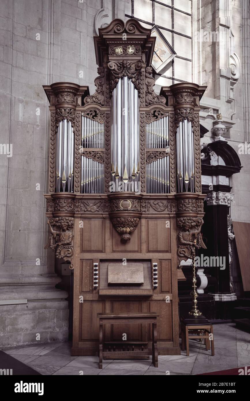 Small Pipe Organ