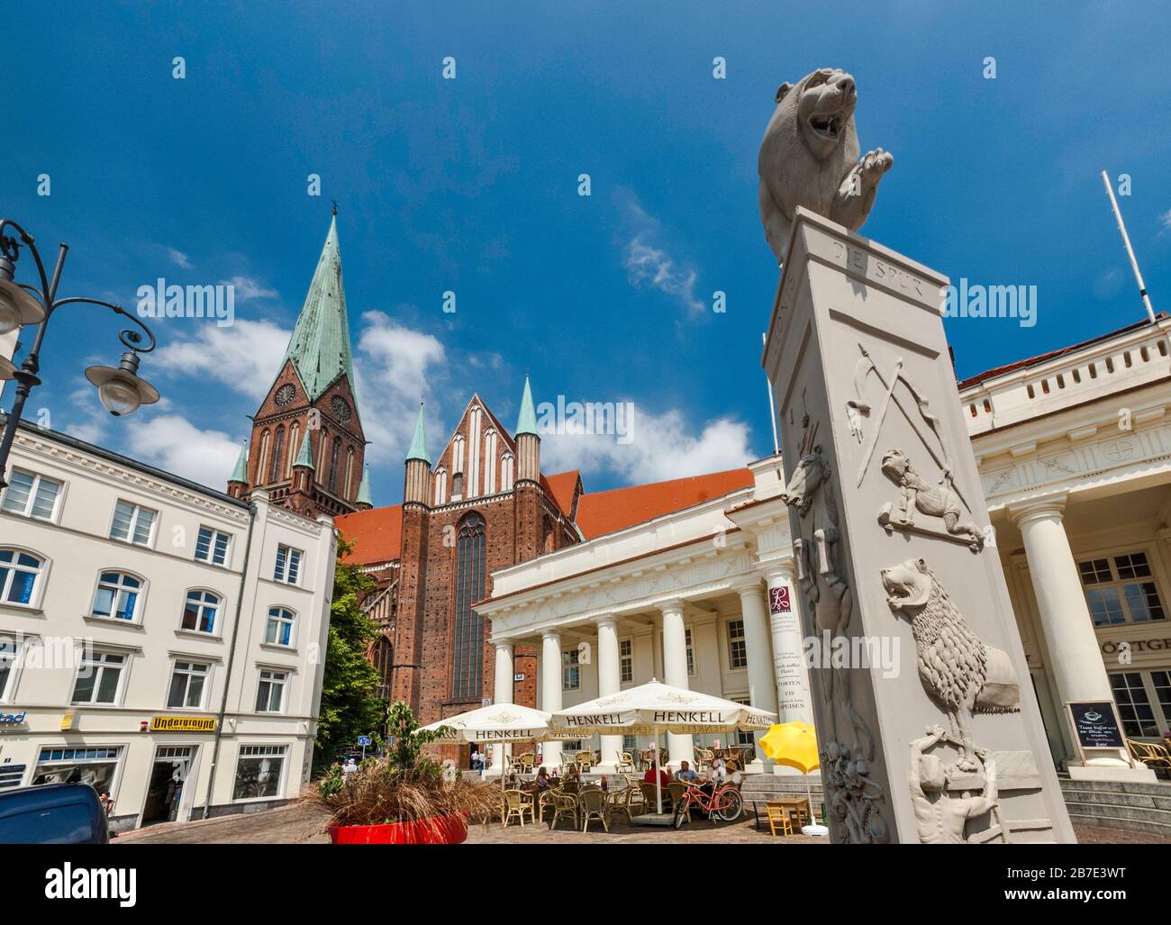 Peter lenk sculpture hi-res stock photography and images - Alamy