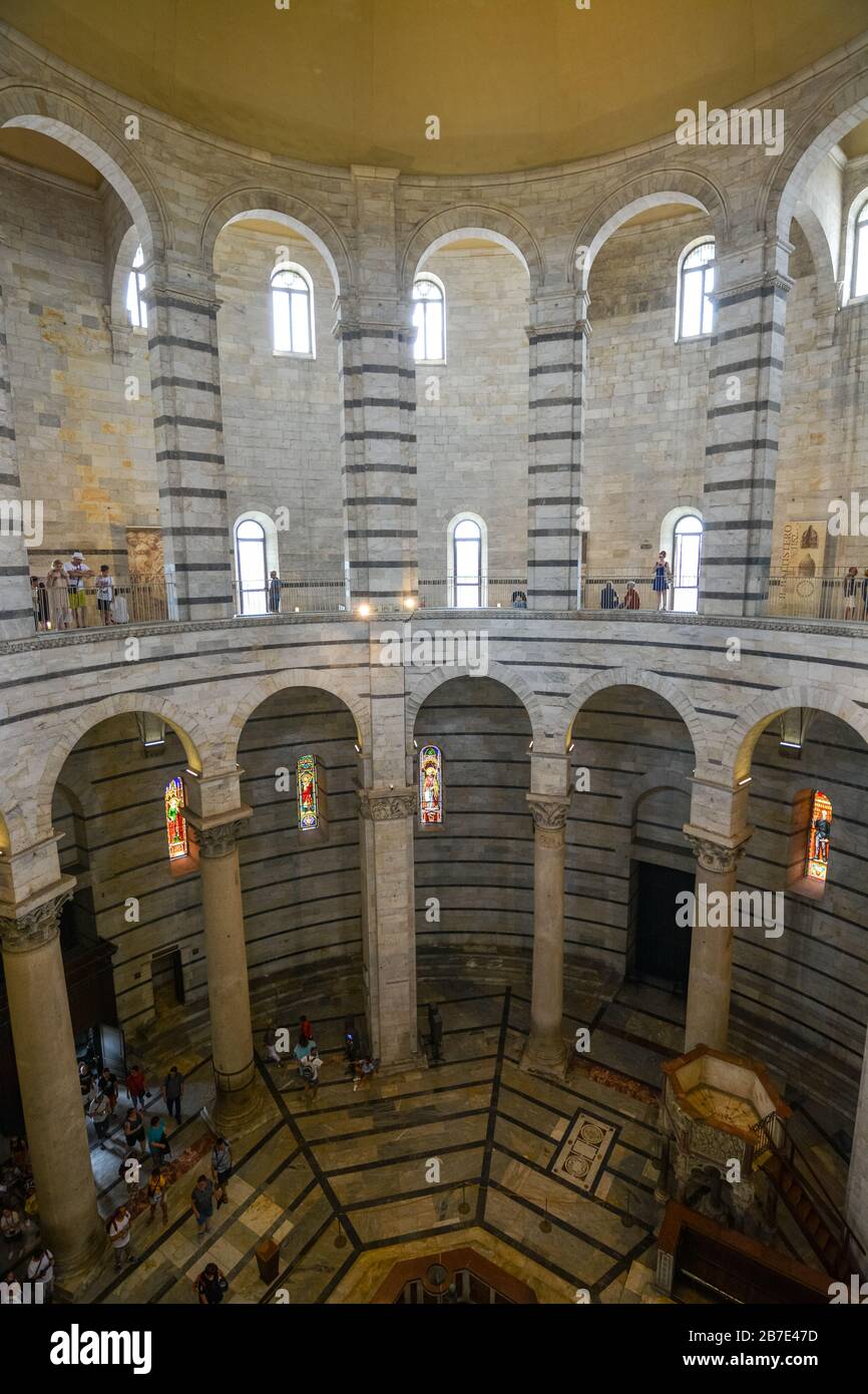 Inside the leaning tower of pisa hi-res stock photography and images ...