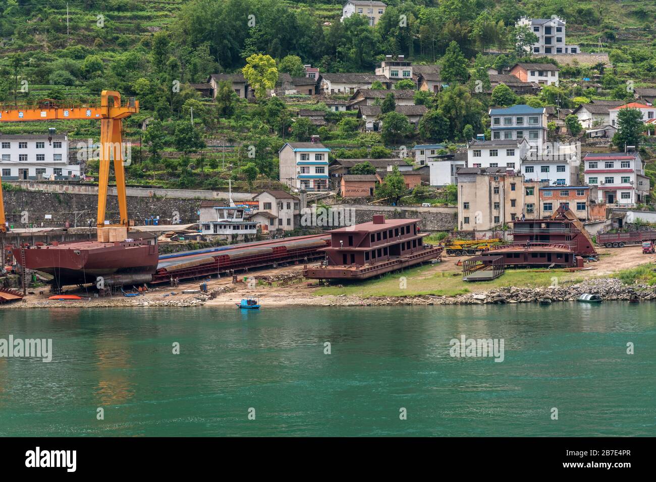 Local Shipbuilding yard, Xiling Gorge, 3 Gorges, Yangtze River Stock ...