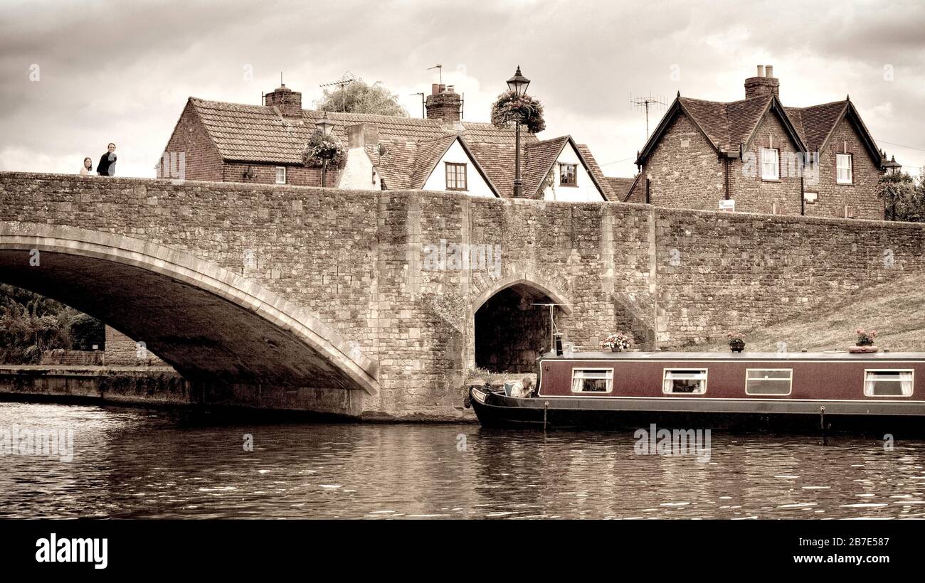 Abingdon Bridge over the River Thames, in Abingdon, England, UK Stock ...