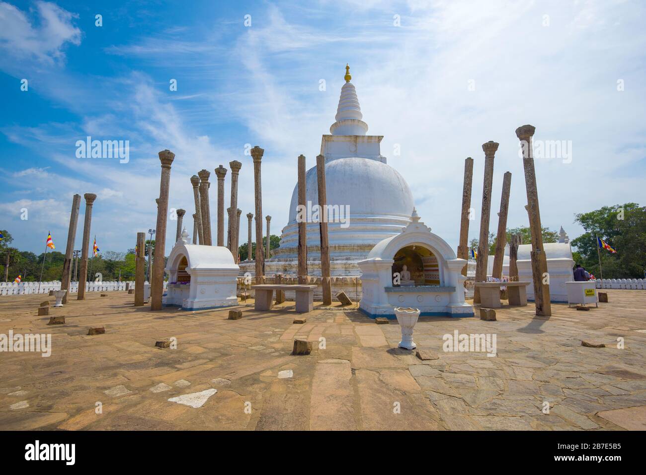 Anuradhapura thuparama asia hi-res stock photography and images - Alamy